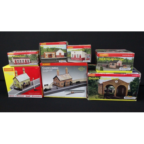 Five boxed Hornby Skaledale trackside buildings to include R8637 Double ...