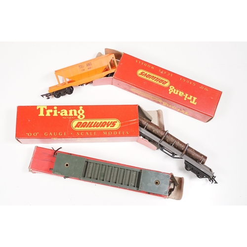 25 Boxed Triang OO gauge items to include R59 2-6-2 Tank Locomotive ...