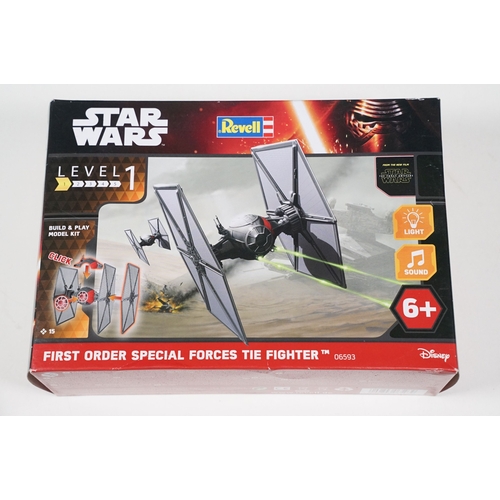 Five boxed plastic model kits featuring 3 x Revell Star Wars kits (Poe ...