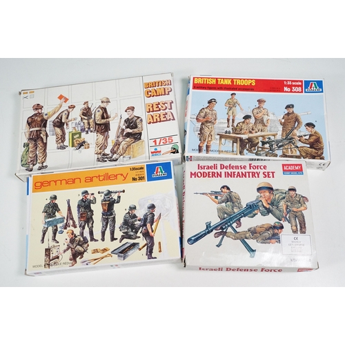 34 Boxed plastic model kits to include examples from Tamiya, Trumpeter ...