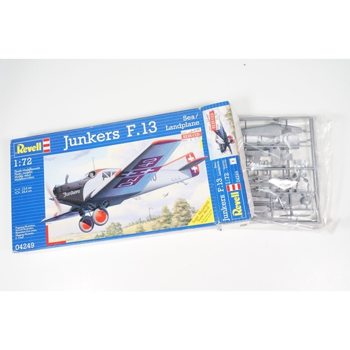 12 Boxed 1/72-1/144 plastic model kits to include 11 x Revell examples ...