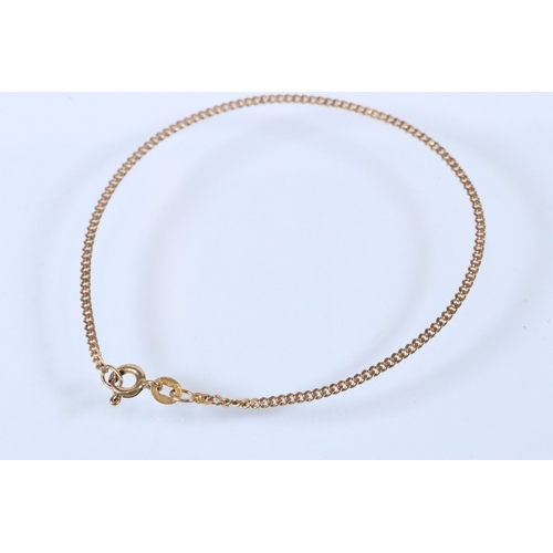 Collection of 9ct gold chains to include a fine curb link chain (marked ...