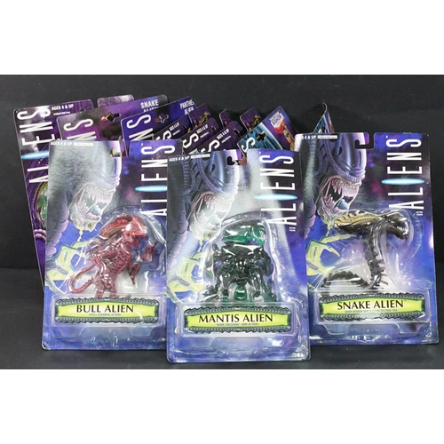 11 Carded Kenner Aliens action figures to include Mantis Alien, Snake ...