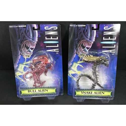 11 Carded Kenner Aliens action figures to include Mantis Alien, Snake ...