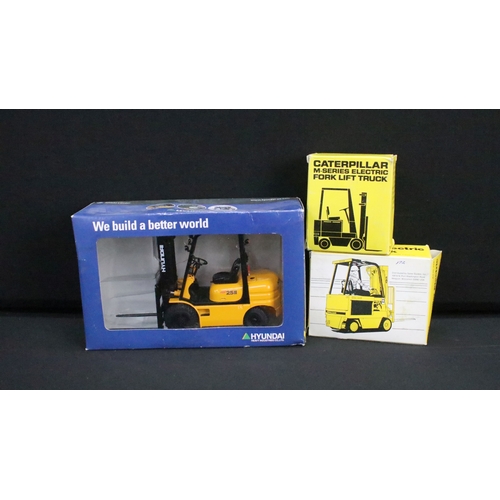 10 Boxed forklift models to include NZG Caterpillar Electric Lift Truck ...