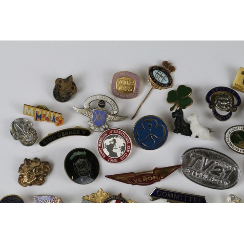 A collection of mainly vintage enamel badges to include club and ...