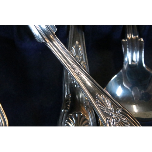 Cased Viners Guild Silver Collection 55 Piece Kings Royale canteen of ...