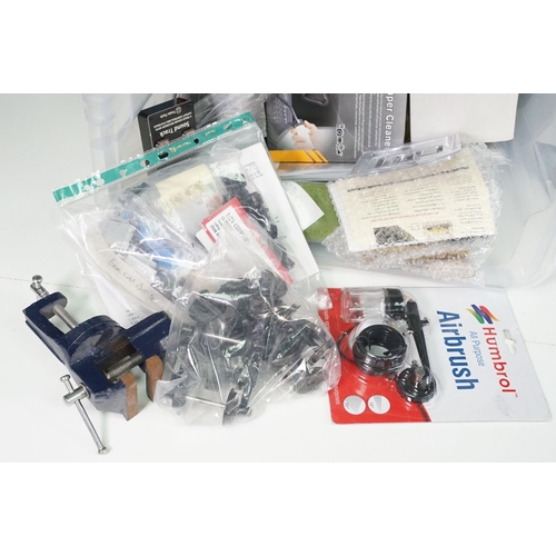 Collection of model railway accessories, tools and parts to include G ...
