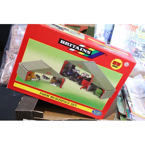 Collection of farming accessories to include boxed Britains 40973 Farm ...
