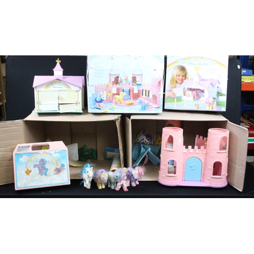 Hasbro My Little Pony - Dream Castle and Sow Stable play sets and ...
