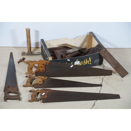 Quantity of vintage 20th century tools to include saws, planes, hammers ...