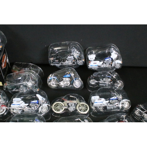 25 Boxed / cased Maisto motorcycle diecast models including boxed 1/18 ...