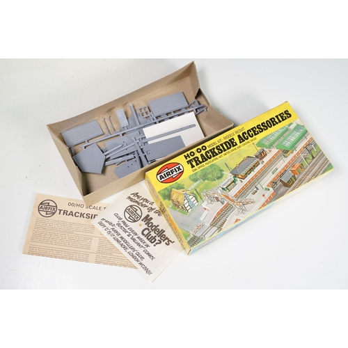 23 Boxed Airfix HO/OO scale plastic model kits to include 5 x Railway ...