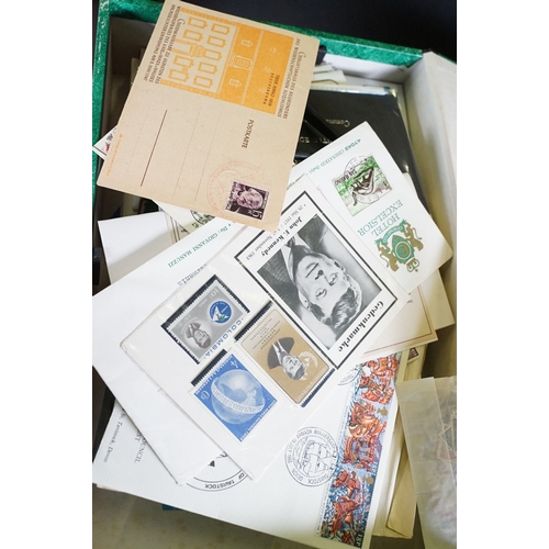 Collection of stamps, to include: Post Office British Pictorial Stamps ...