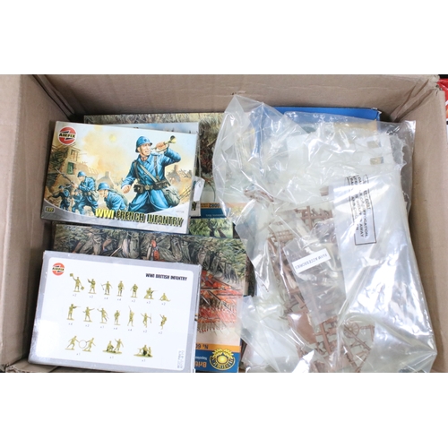 12 Boxed plastic models kits to include Airfix 1/72 A50174 The Battle ...
