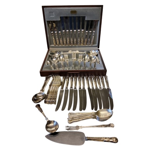 A Viners Kings Royale canteen, for six, cased; twelve Kings pattern ...