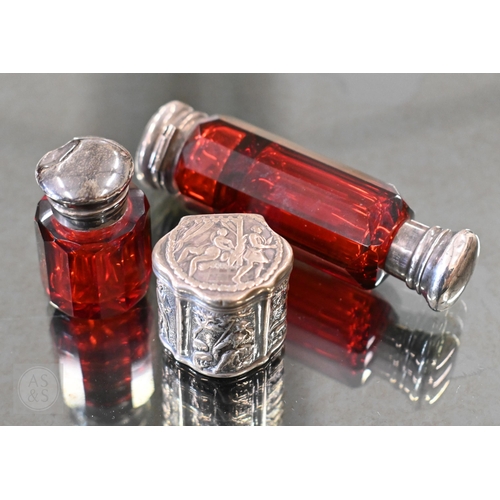 A Victorian ruby glass double-ended scent flask/vinaigrette with ...