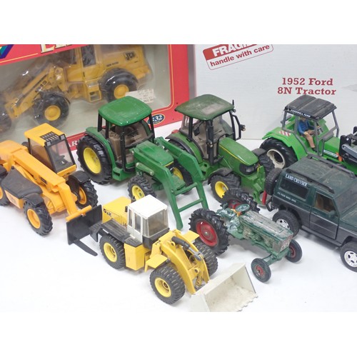 A boxed Britains JCB Farm Master, a collection on unboxed Britains and ...