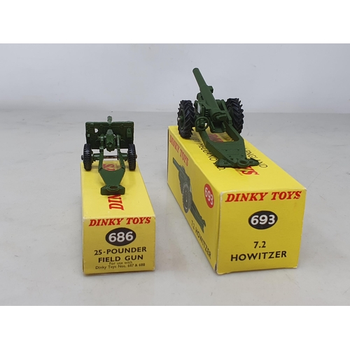 A boxed Dinky Toys No.686 25 Pounder Field Gun with plastic hubs and a ...