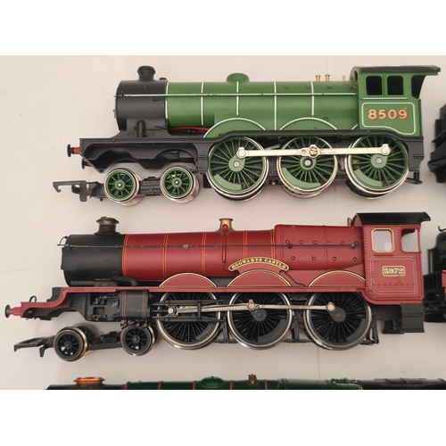 Three unboxed 00 gauge Locomotives including Triang Hornby 9F 'Evening ...
