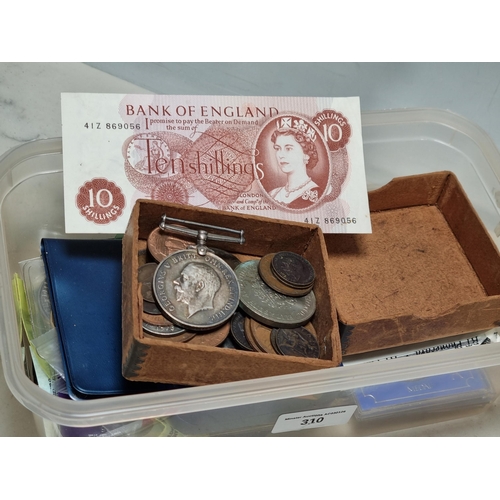 A collection of mainly British Commemorative Coins, along with a Ten ...