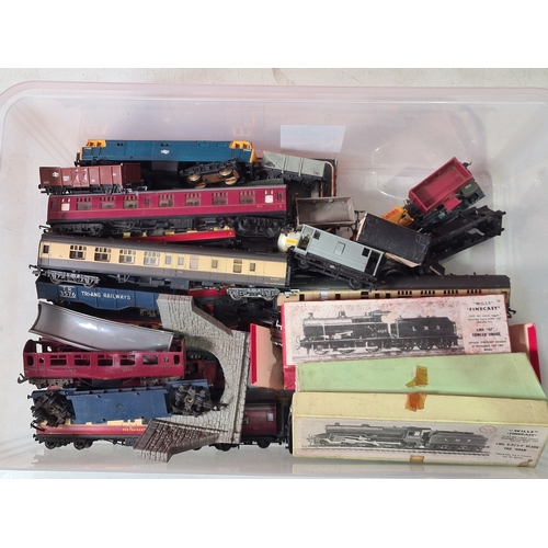 A box of 00 gauge model railway including a boxed Mainline GWR Collett ...