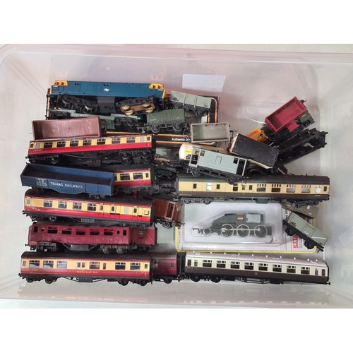 A box of 00 gauge model railway including a boxed Mainline GWR Collett ...