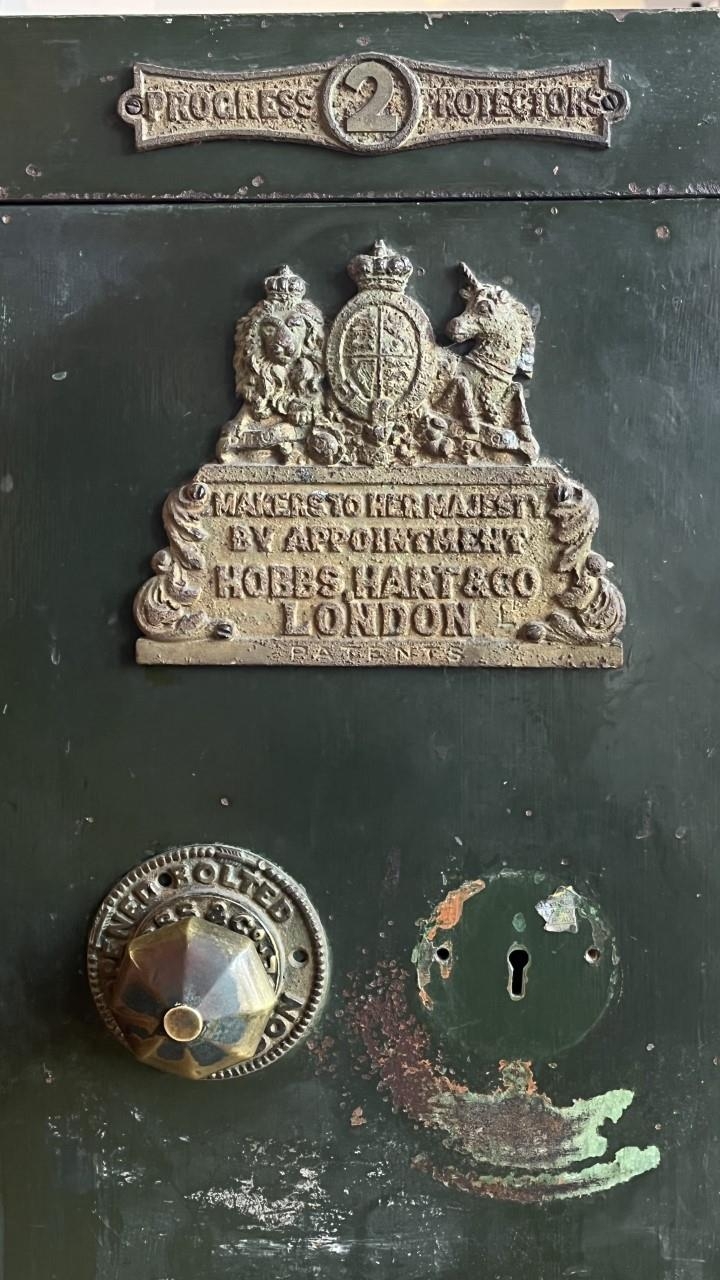 A 19th Century 'Progress 2 Protectors' Hobbs & Co safe, heavy cast iron ...