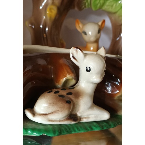 Twenty seven pieces of Hornsea and Withernsea pottery, Fauna Twenty seven pieces of Hornsea and Withernsea pottery, Fauna