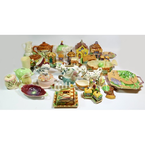 Two boxes of mid 20th Century pottery pieces by Shorter & Sons to ...