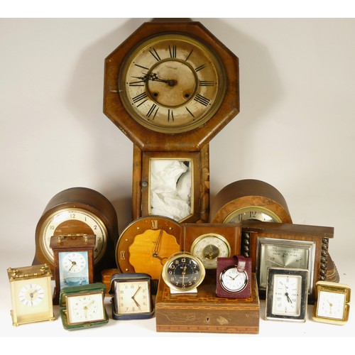 A collection of mid 20th century and later clocks, to include mantel ...