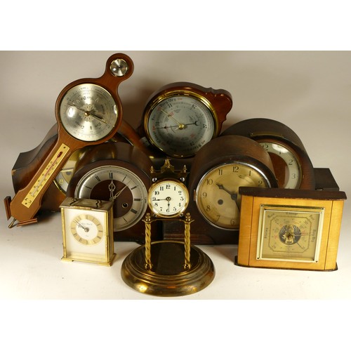 A collection of mid 20th century and later clocks, to include mantel ...