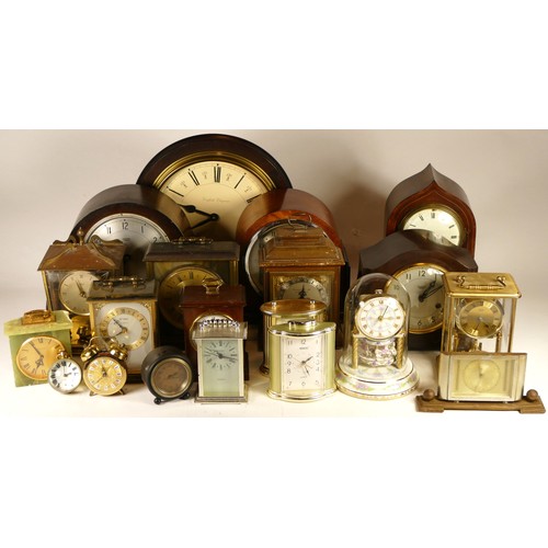 A collection of mid 20th century and later clocks, to include mantel ...