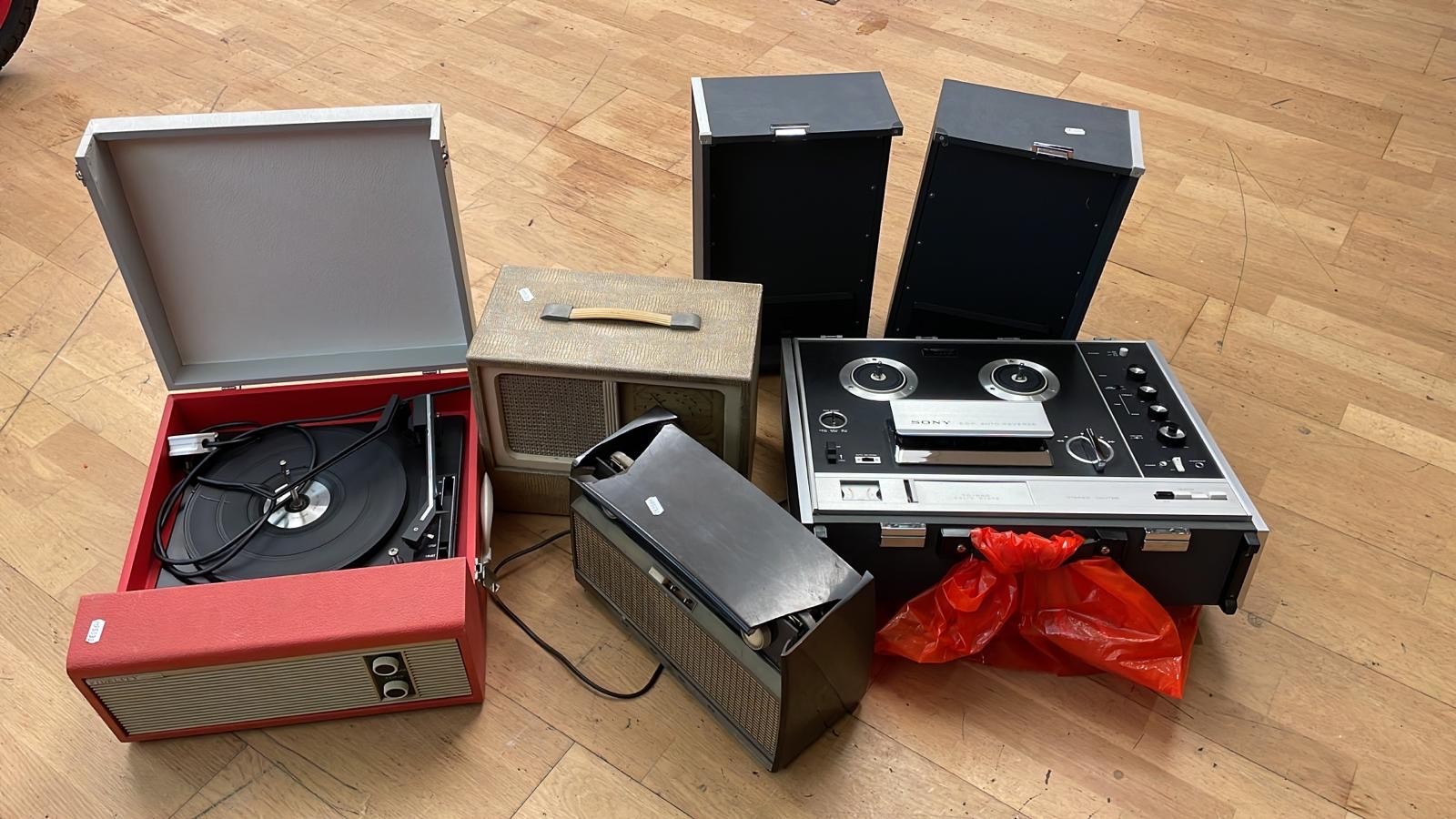 A Sony TC-560 Solid State quarter-track stereo, three speed, two head ...