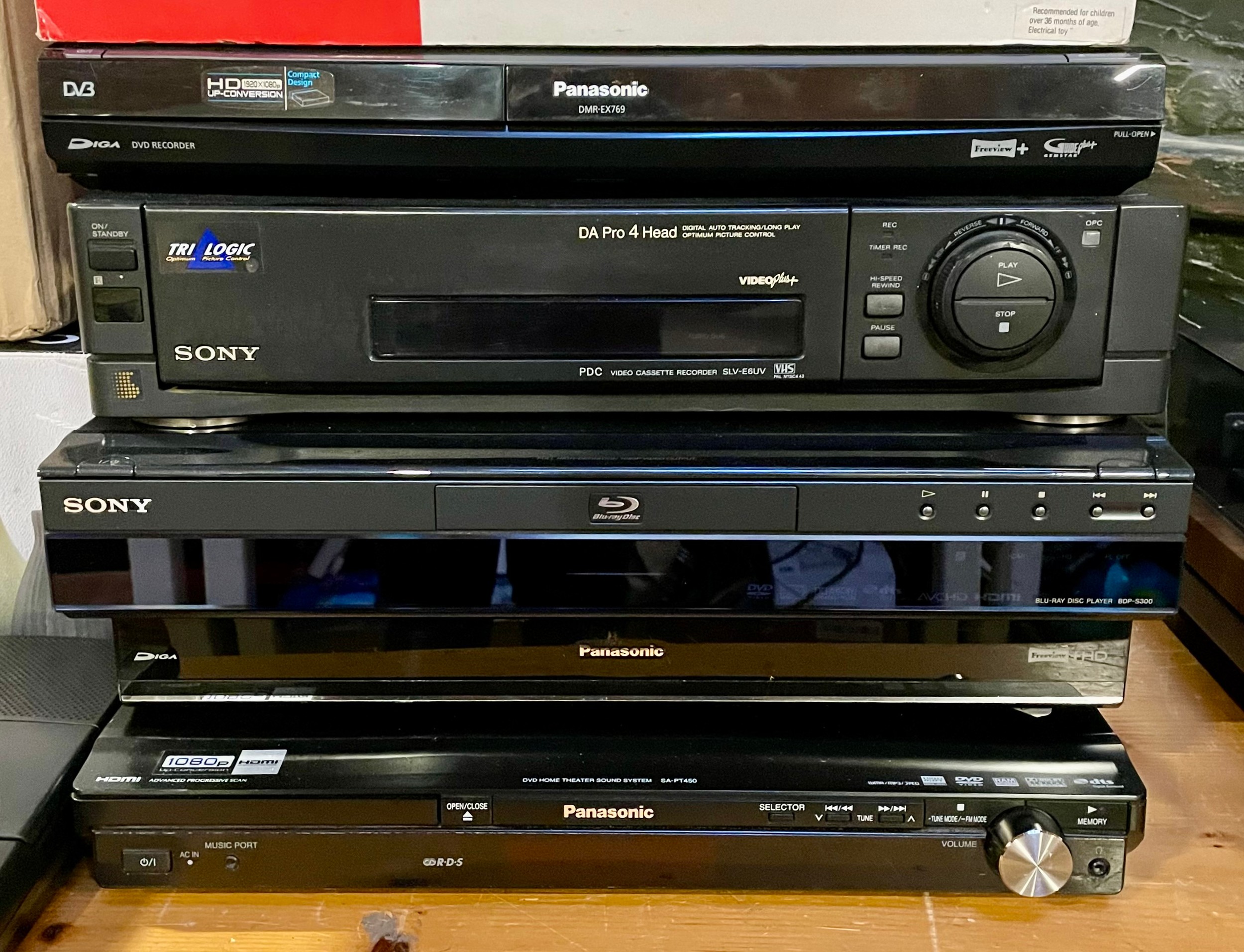 A collection of Hi-Fi equipment and accessories, to include a Sony ...