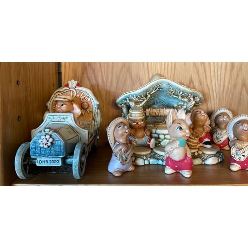 Pendelfin; a collection of rabbits to include Millennium Queen, Roxy ...