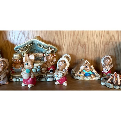 Pendelfin; a collection of rabbits to include Millennium Queen, Roxy ...