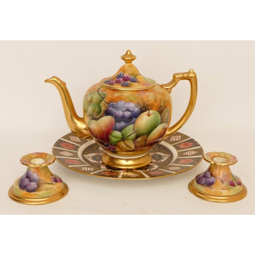 A large Royal Crown Derby Imari plate, patten 1182, diameter 27cm ...