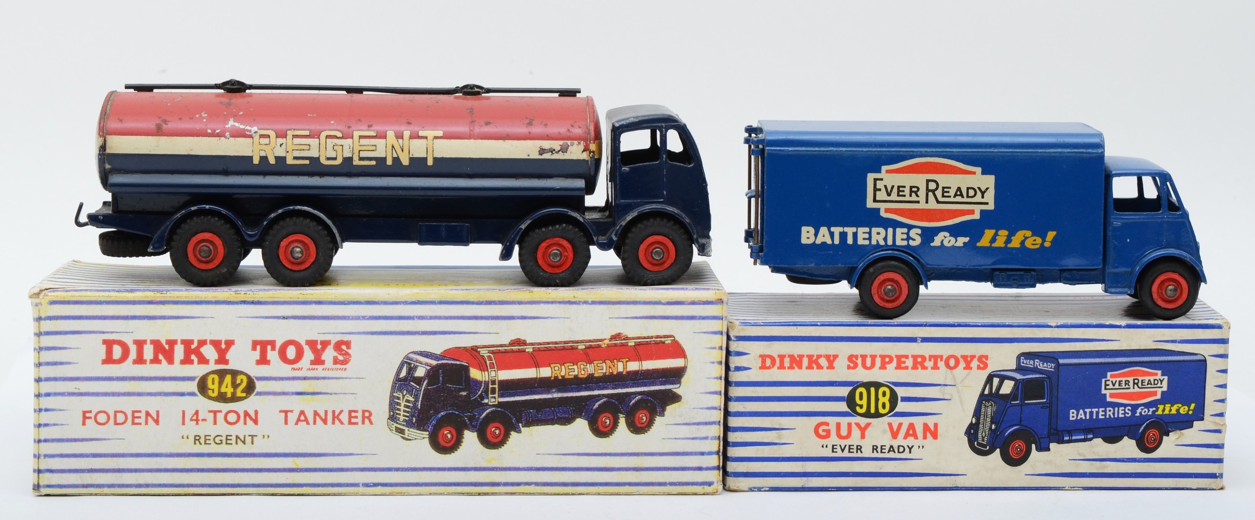 Dinky Toys - A boxed Dinky Supertoy 918 Guy Van "Ever Ready" together ...