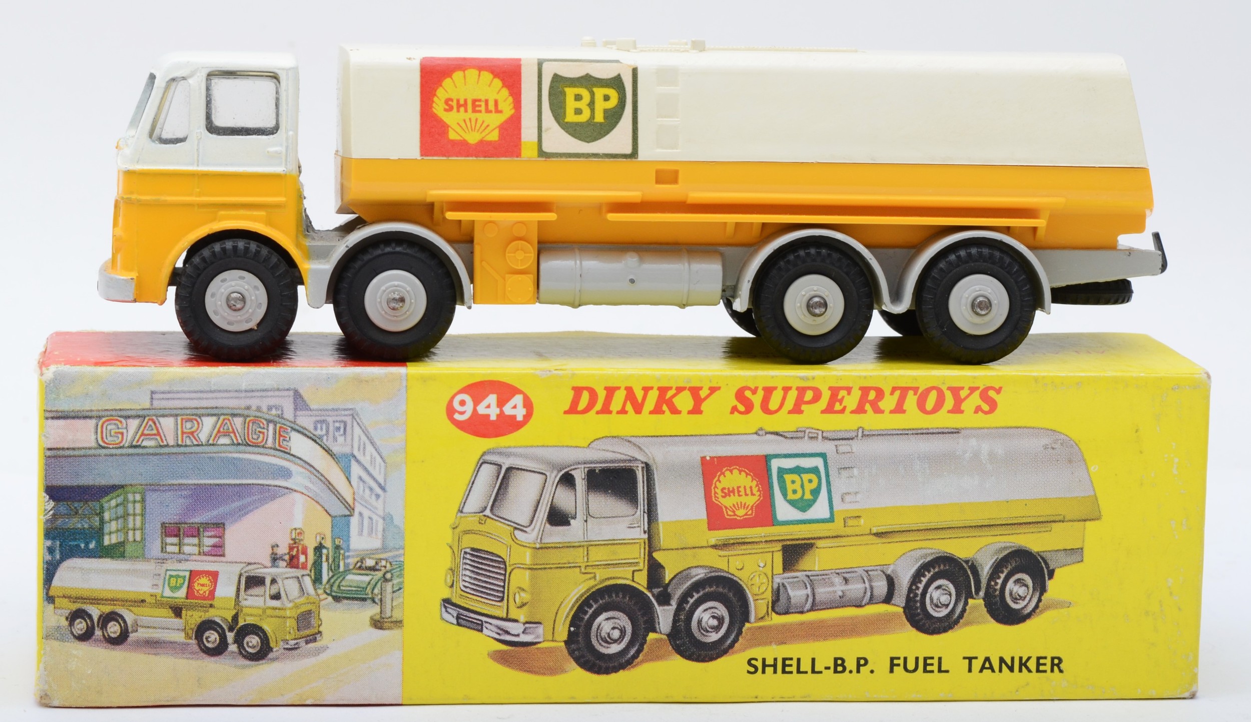Dinky Toys - A boxed Dinky 'Supertoys' 944 Shell-BP Fuel Tanker