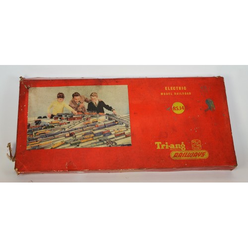 Tri-ang Railways; comprising 00 gauge electric model railroad train set ...