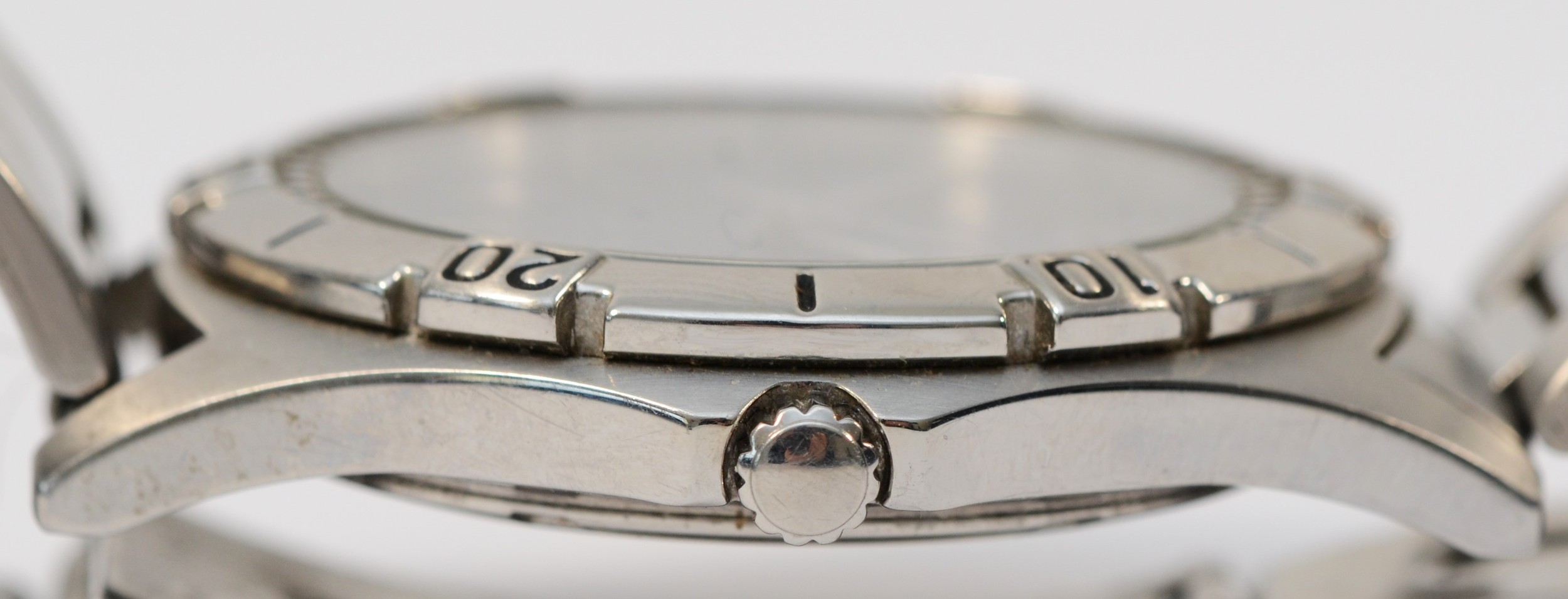 Accurist, a stainless steel date quartz gentleman's wristwatch,ref ...