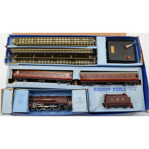 Model Railway 00 gauge; comprising Hornby Dublo train set, boxed and a ...