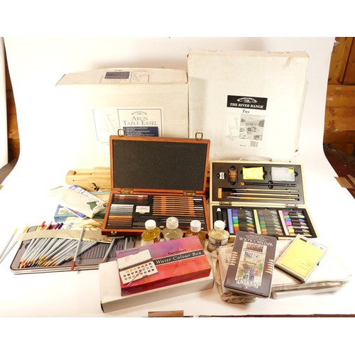 Three artist easels, two Windsor and Newton examples, and a Daler ...