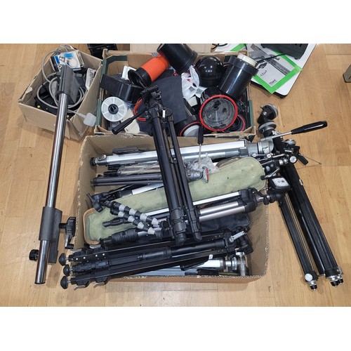 A collection of photographic equipment, to include a Durst M305 ...