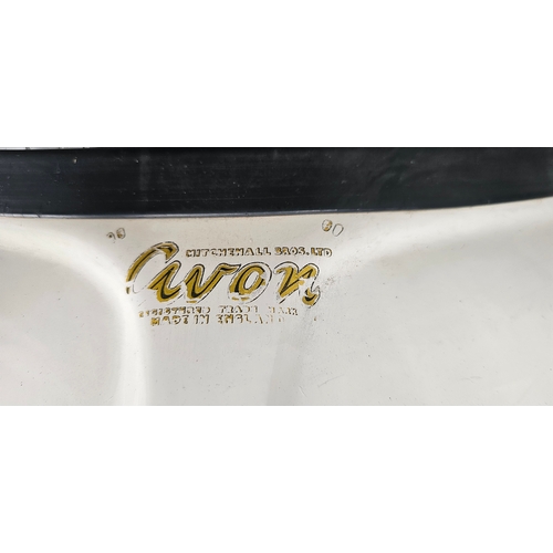 An Avon full fairing, to suit a Norton featherbed, together with two ...