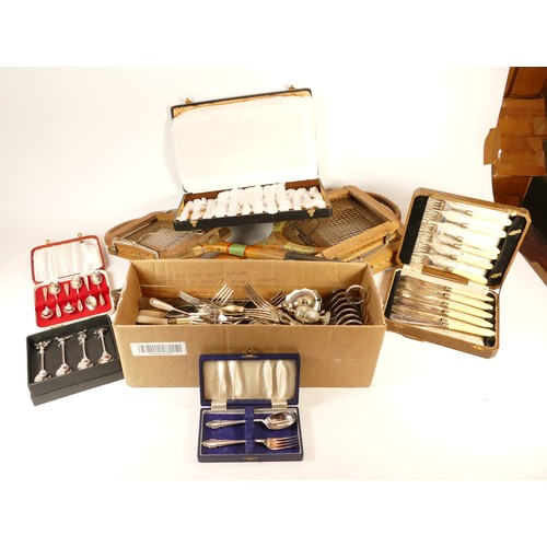 An assortment of metalware, to include, brass homewares from ...