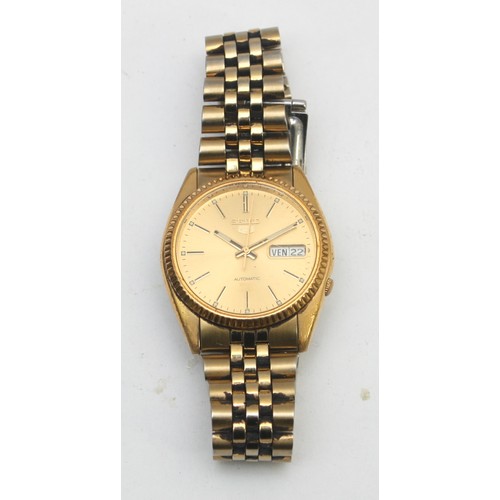 Seiko 5, a gold plated automatic day date gentleman's wristwatch, ref. 7S26-3110, original bracelet