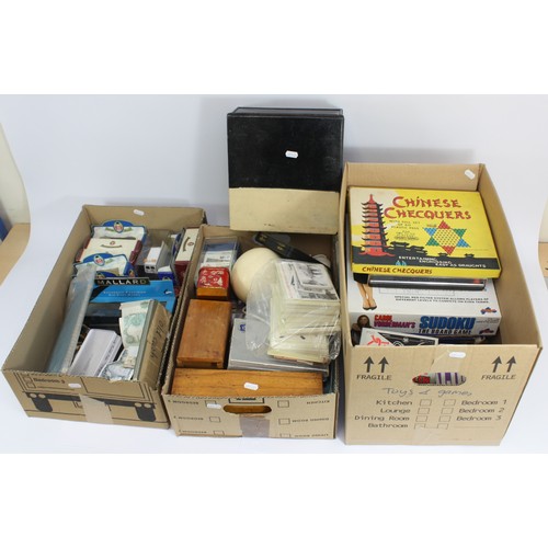 An assortment of collectable items, to include, defunct currency, notes ...