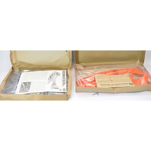 Over twenty model kits, 1960s-70s, makers to include, Airfix, Inpact ...